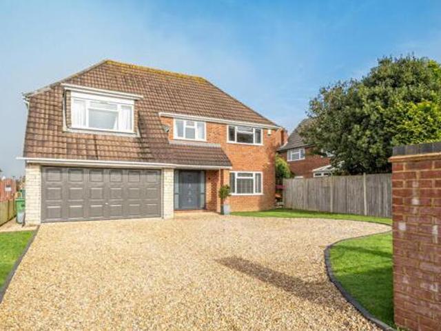 Avon Road, Oakley, 4 Bedroom Detached