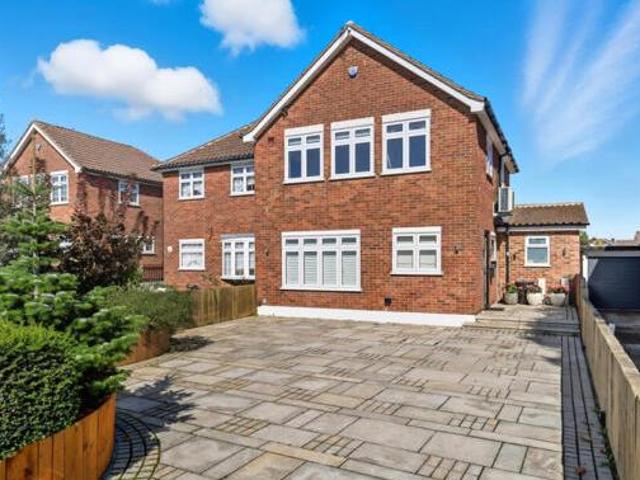 Avon Road, Upminster, 3 Bedroom Semi detached