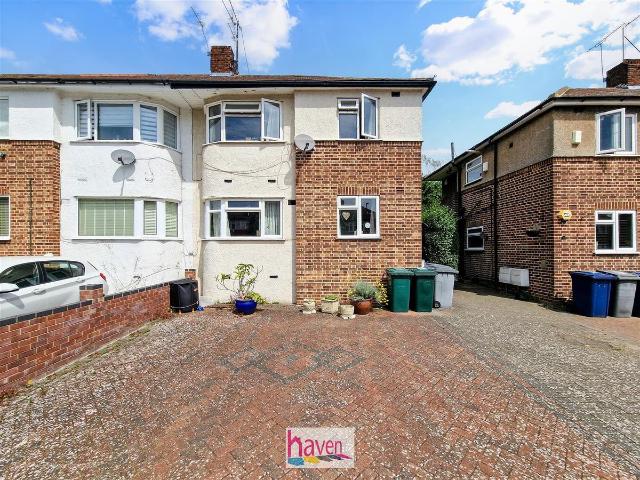 Avondale Avenue, Woodside Park EN4, 2 bed flat to rent, £1,750 pcm | PrimeLocation