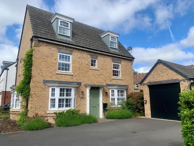 Avondale Circle, Stafford, ST18 4 bed property to rent £1,795 pcm £414 pw