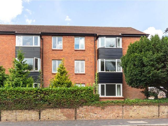 Avondale Court, Upper Lattimore Road. 2 bed flat to rent £1,650 pcm £381 pw