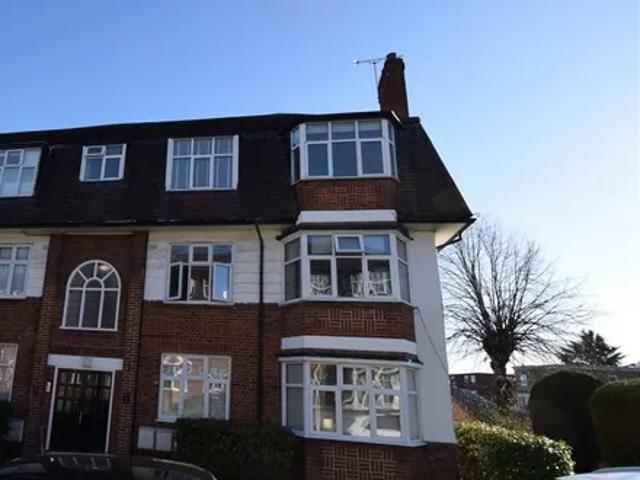Avondale Court, London, E18 2RD, United Kingdom | 2 bed apartment for rent #139475417 | Rentberry