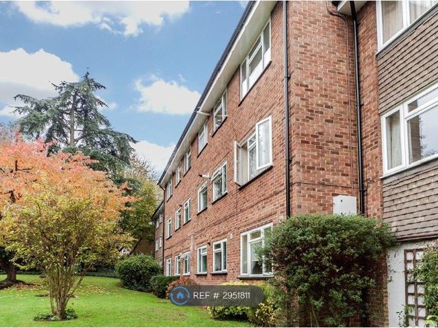 Avondale Court, Sutton SM2, 2 bed flat to rent, £1,800 pcm | PrimeLocation