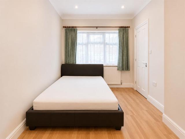 Avondale Gardens, Hounslow TW4, Studio to rent, £1,100 pcm | PrimeLocation