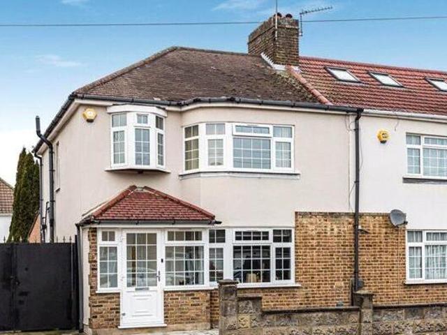 Avondale Gardens, Hounslow, 3 Bedroom Semi detached