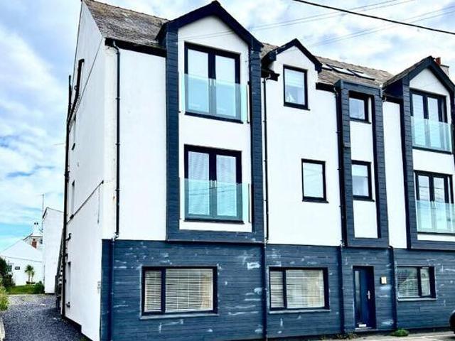 Avondale House, High Street, 2 Bedroom Apartment