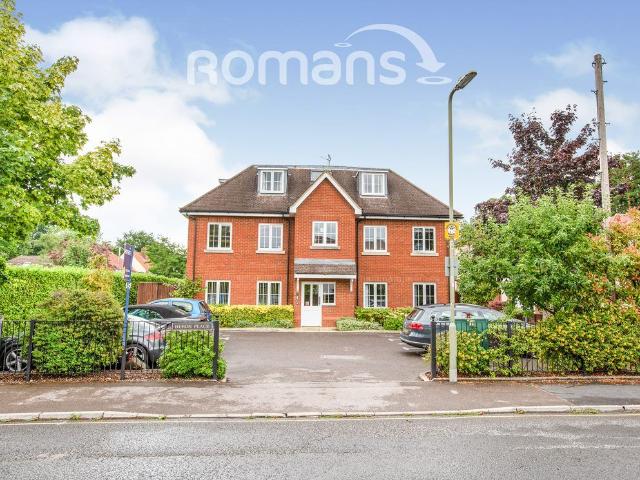 Avondale Road, Fleet, Hampshire GU51, 2 bed flat to rent, £1,450 pcm | PrimeLocation