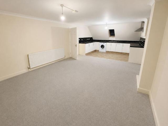 Avondale Road, Kanwar Heights, CR2 2 bed flat to rent £1,950 pcm £450 pw