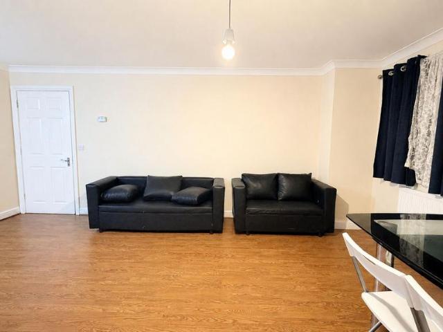 Avondale Road, Kanwar Heights, CR2 2 bed flat to rent £2,000 pcm £462 pw