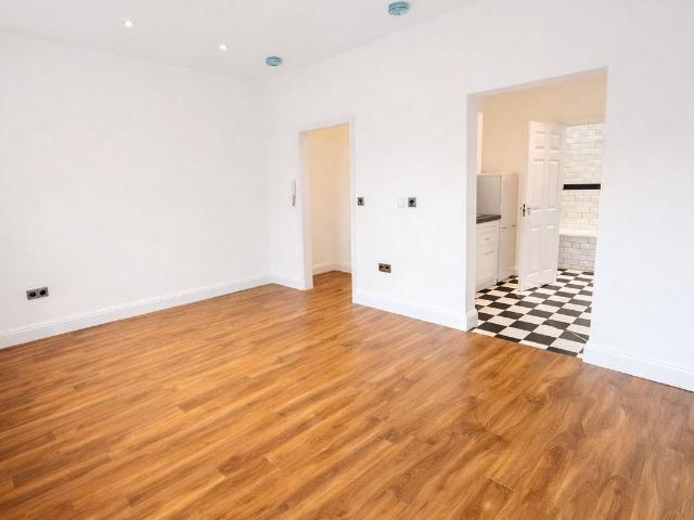 Avondale Road, London N15, Studio to rent, £1,600 pcm | PrimeLocation