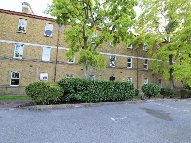 Avonley Road, London, SE14 2 bed flat to rent £1,900 pcm £438 pw