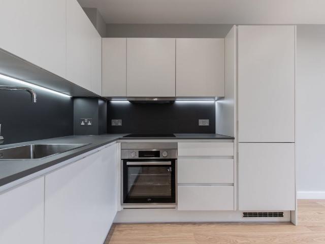 Avonmore Road, London W14, 2 bed flat to rent, £2,900 pcm | PrimeLocation