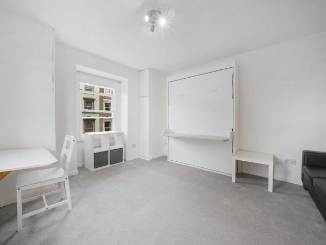 Avonmore Road, W14 Studio to rent £1,600 pcm £369 pw