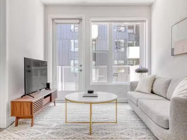 AVA Hollywood, 6677 Santa Monica Blvd, Hollywood 2 Bedroom.