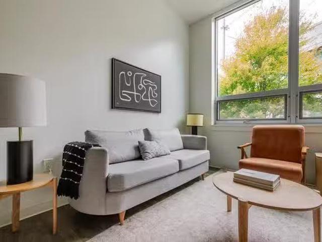 Ava Northpoint, 5 Glassworks Ave, East Cambridge 2 Bedroom.