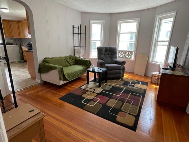Avail _$1030 Private room_Davis Squre_Tufts Unive