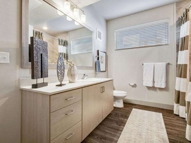 Avail 1 Bedroom Apartment for Rent at 2602 S Anaheim St, Aurora, CO 80014 Heather Gardens