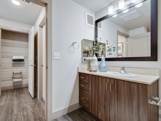 Avail 2 Bedroom Apartment for Rent at 2602 S Anaheim St, Aurora, CO 80014 Heather Gardens