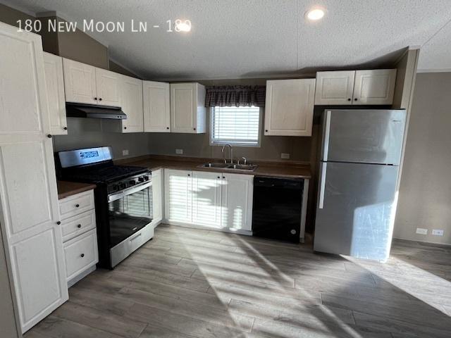 Available 6/29 Beautiful 3 Bed Room