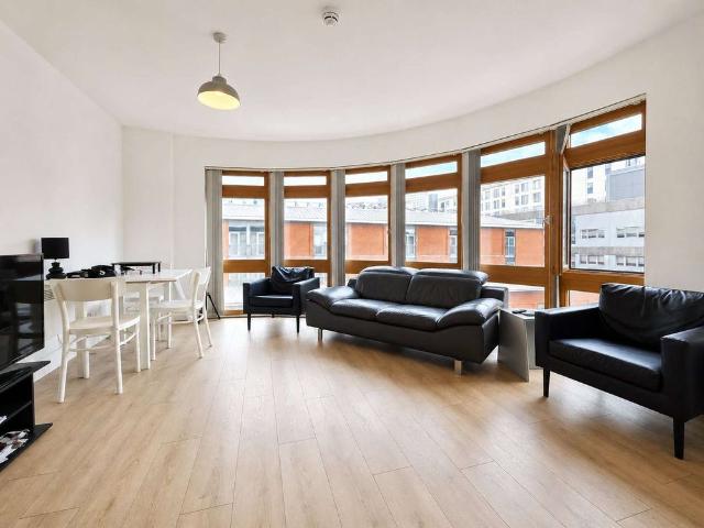 AVAILABLE AUG 3RD | 2 BED 1 BATH APARTMENT | TOP FLOOR | FULLY FURNISHED WITH INTERGRATED APPLIANCES | PARKING INCLUDED