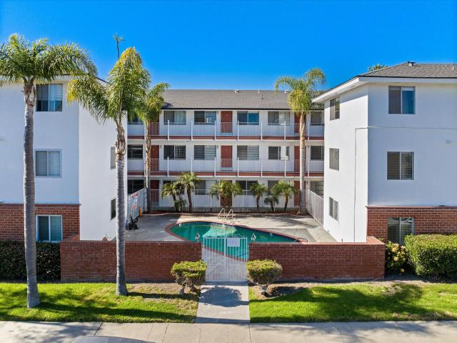 Available for July 1st Sept 1 Move In One Bedroom Apartments