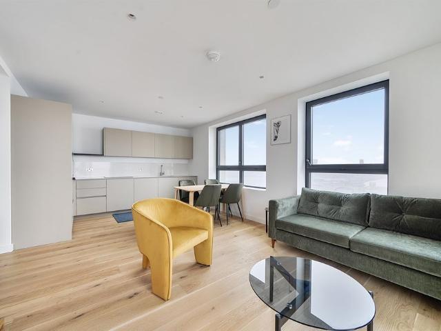 Available from 04/09/2026 2 Bed Apartment, Furnished