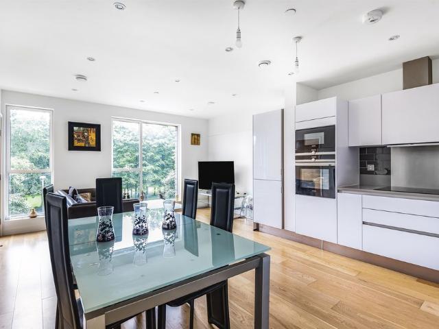 Available from 15/09/2026 3 Bed Apartment, Furnished