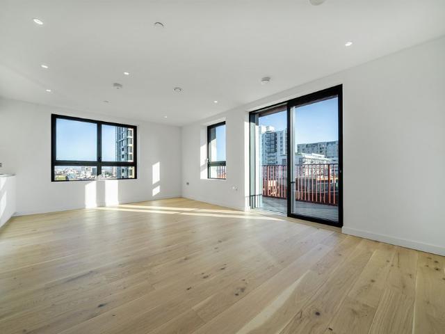 Available from Now 2 Bed Apartment, Furnished/Unfurnished