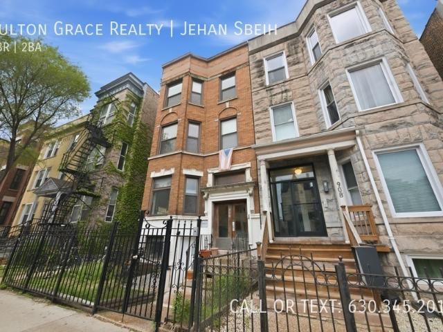 Available July 1st! Lakeview/Wrigley 4Bed/2Bath with In Unit Washer/Dryer!