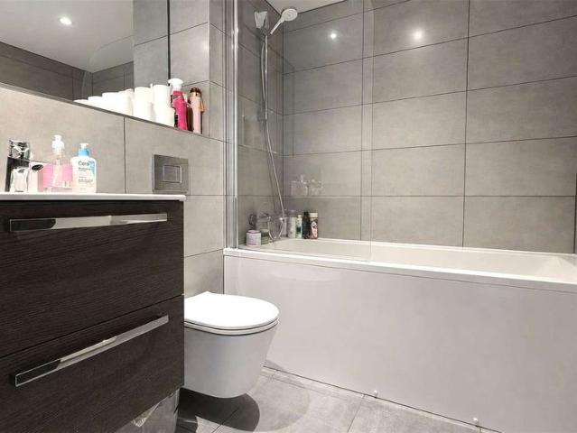 AVAILABLE JULY 27TH | ONE BEDROOM APARTMENT | EXCEPTIONAL RESIDENT FACILITIES | GYM, CINEMA & LOUNGE | FULLY FURNISHED