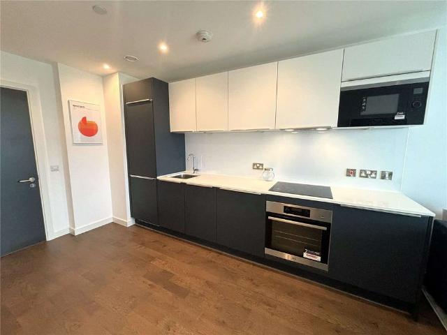Available July! | Fully Furnished | One Double Bedroom | 24 Hour Concierge, Residents Gym & Other Luxury Amenities