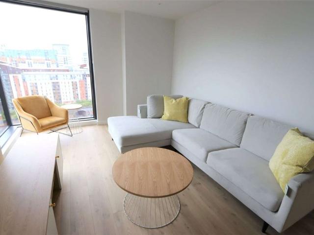 Available July | Fully Furnished | Three Bedrooms | Two Bathrooms | Concierge & Residents' Gym | Close Proximity to Victoria Train Station
