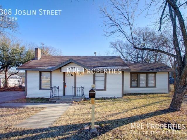 Available Mid July! 3 bedroom 1 bath for lease in Cleburne