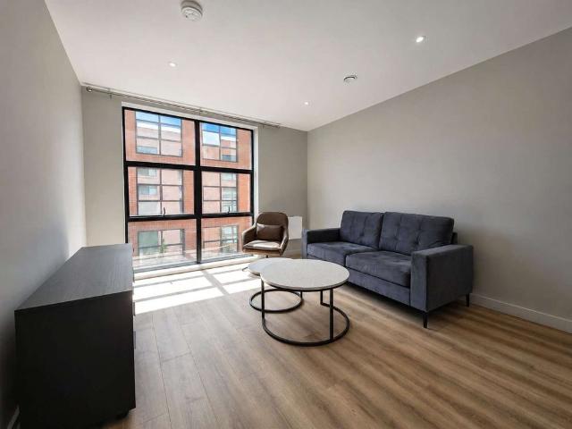 AVAILABLE NOW | ONE BEDROOM APARTMENT | FULLY FURNISHED | JEWELLERY QUARTER LOCATION | CHARACTER DEVELOPMENT