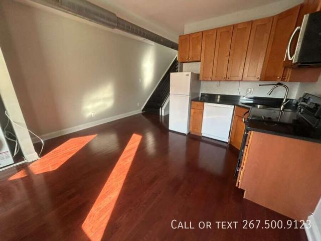 Available NOW! One bedroom with PRIVATE roof deck, balcony and Washer/ Dryer in unit  Next to Palmer park