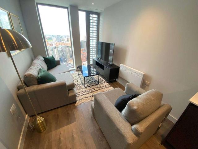 AVAILABLE NOW! | Allocated Parking | Fully Furnished | One Double Bedroom | Salford, Greengate Location