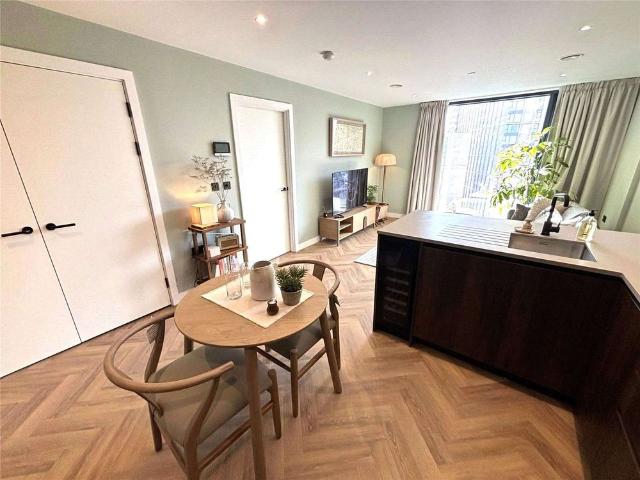 AVAILABLE NOW | BRAND NEW APARTMENTS | LUXURY AMENITIES | 4 WEEKS RENT CREDIT AVAILABLE | PET FRIENDLY | 24 HOUR CONCIERGE | VIEWING RECOMMENDED!