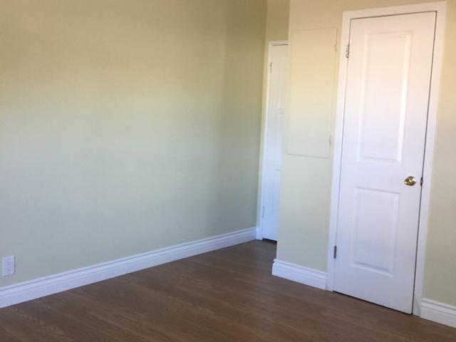 Available now Clean Private Room for Rent
