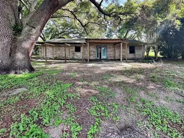 AVAILABLE NOW FOR RENT 490 Yolonda Ct #NA