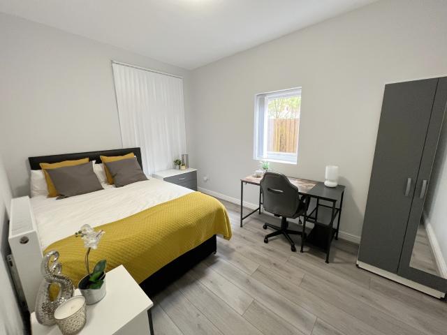 AVAILABLE NOW Luxurious Brand NEW Rooms Near Moseley Village! – Very Nice Homes