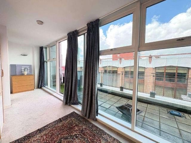 AVAILABLE NOW! | Large Penthouse with Two Double Bedrooms & Two and Half Bathrooms | Close Proximity to Oxford Road Station