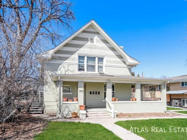 AVAILABLE NOW! Super Charming 2 Bedroom 1 Bath Apartment in Wheat Ridge!