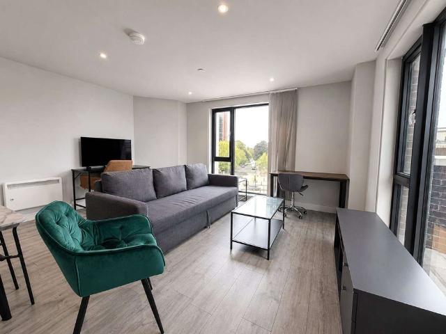 AVAILABLE NOW | TWO BEDROOM TWO BATHROOM APARTMENT | EXCEPTIONAL RESIDENT FACILITIES | GYM, CINEMA & LOUNGE | PRIVATE TERRACE