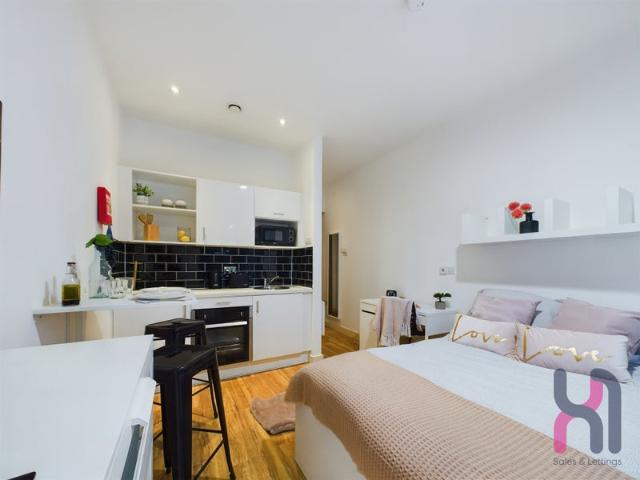 Available Now X1 Liverpool One All Bills Incl