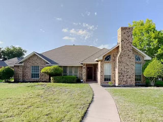 Available Now! 1413 Cobblestone Dr 1413 Cobblestone Dr