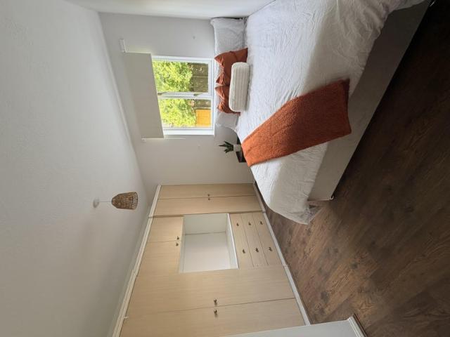 Available Now: 2 Bed Flat Near City Centre/Salford