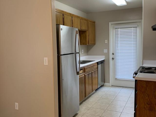AVAILABLE NOW! 2 BEDROOM 1 BATH