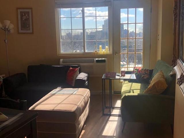 Available room 1st September for lease sublease