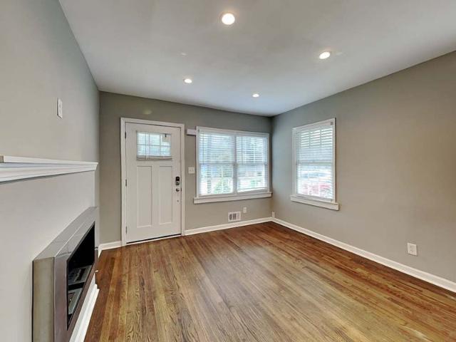 Available rooms for rent