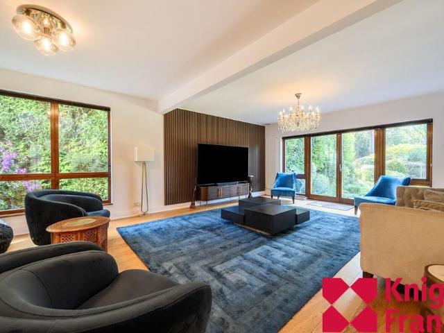 Available to is this elegant family home hidden away in a quiet cul‑de‑sac
